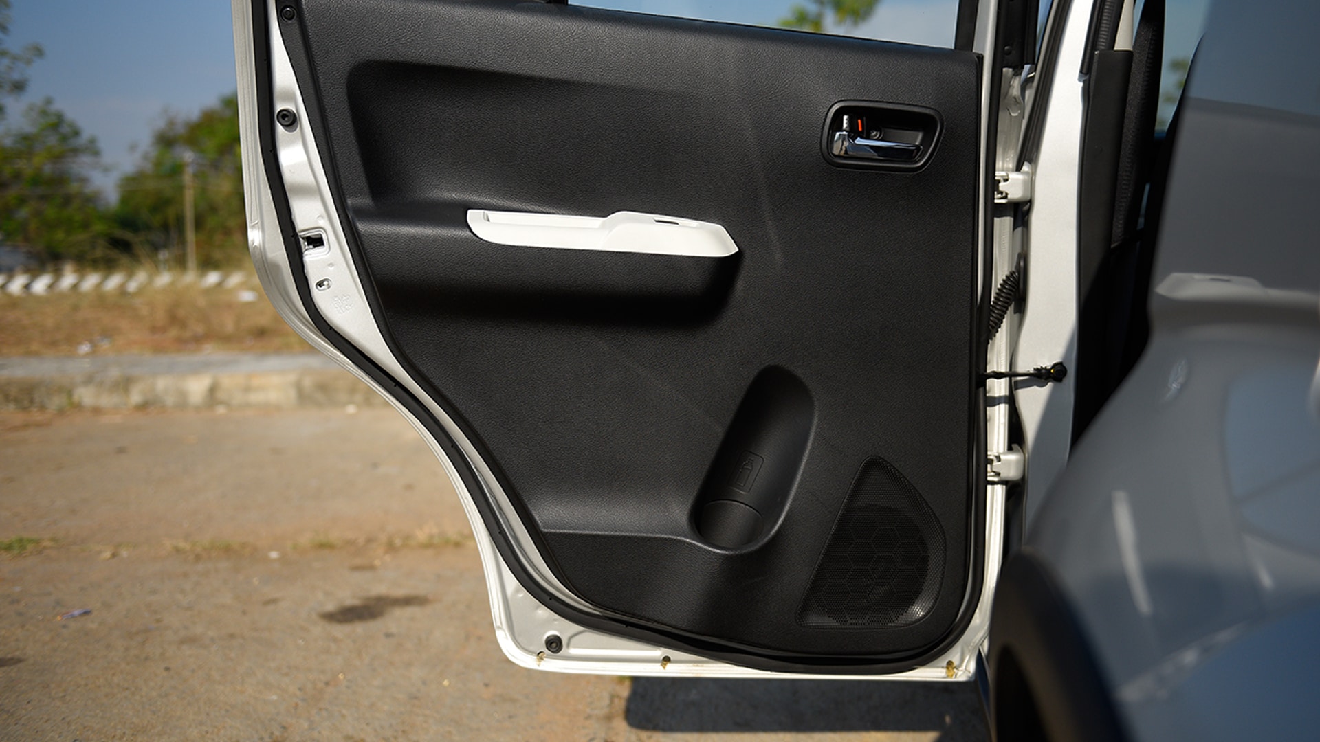 Maruti Suzuki Ignis 2017 Alpha Petrol Interior Car Photos - Overdrive