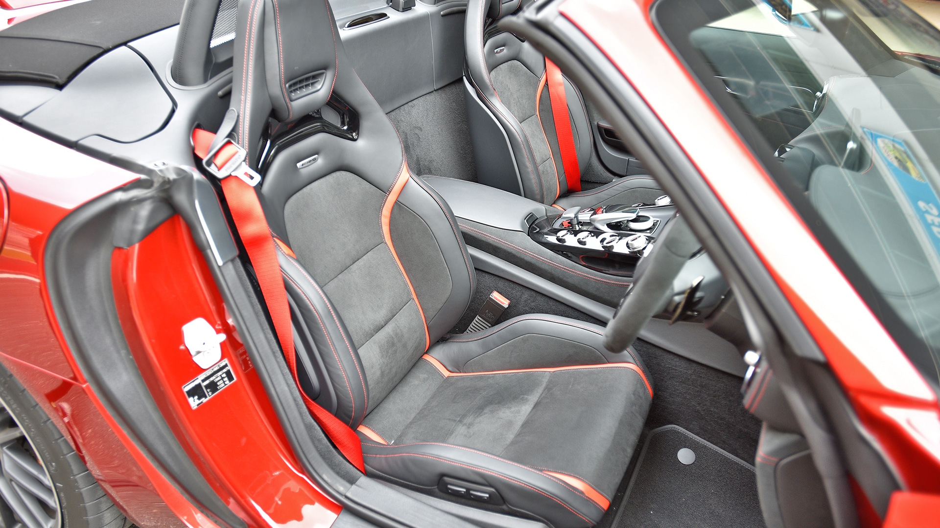 Mercedes Benz AMG GT 2017 Roadster Interior Car Photos - Overdrive