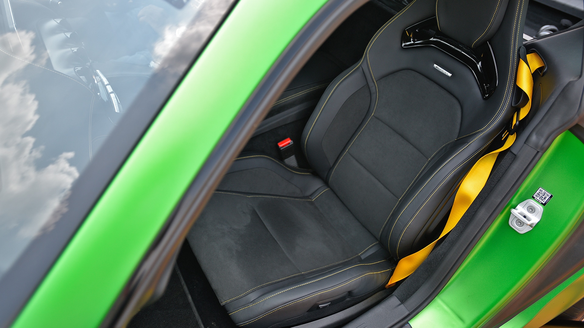 Mercedes Benz AMG GT 2017 R Interior Car Photos - Overdrive