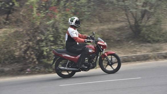 2018 Hero Super Splendor first ride review - Overdrive