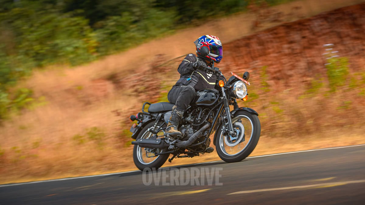 Kawasaki W 175 Road Test Review - Back to Basics - Overdrive