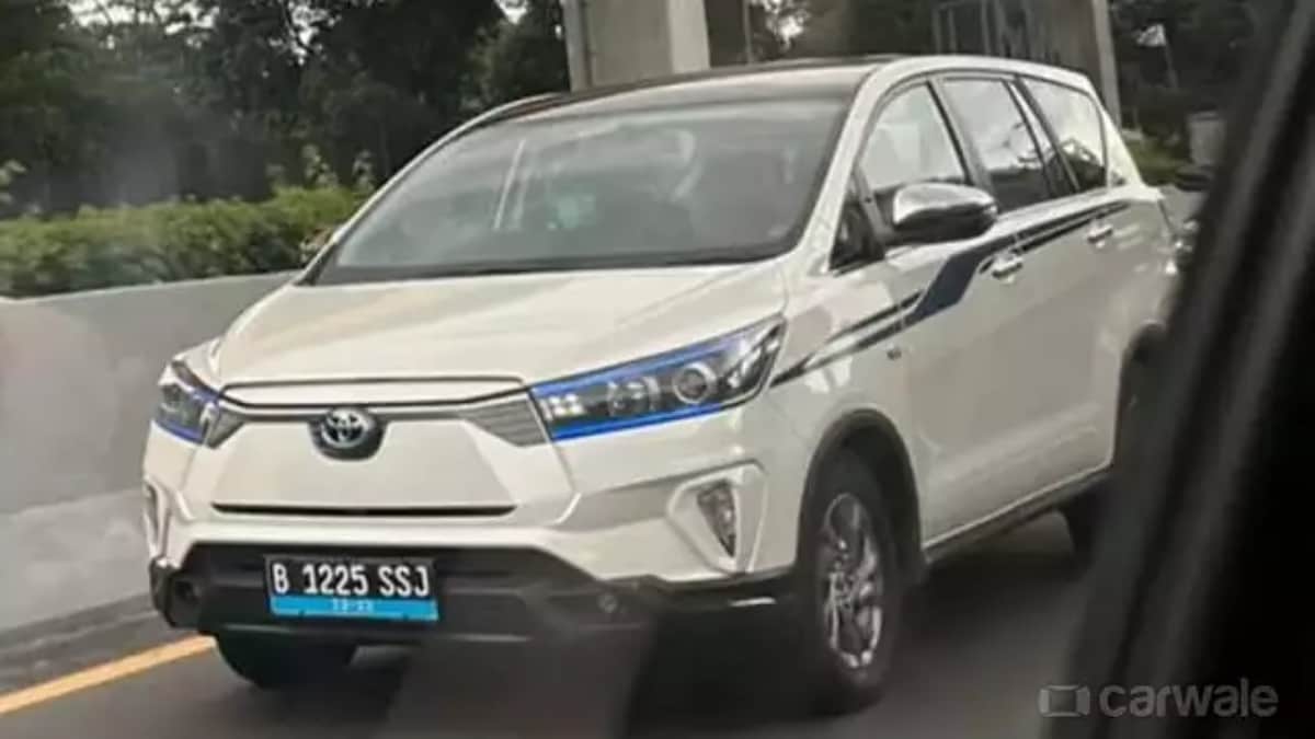 Toyota Innova Crysta EV spied testing - Overdrive