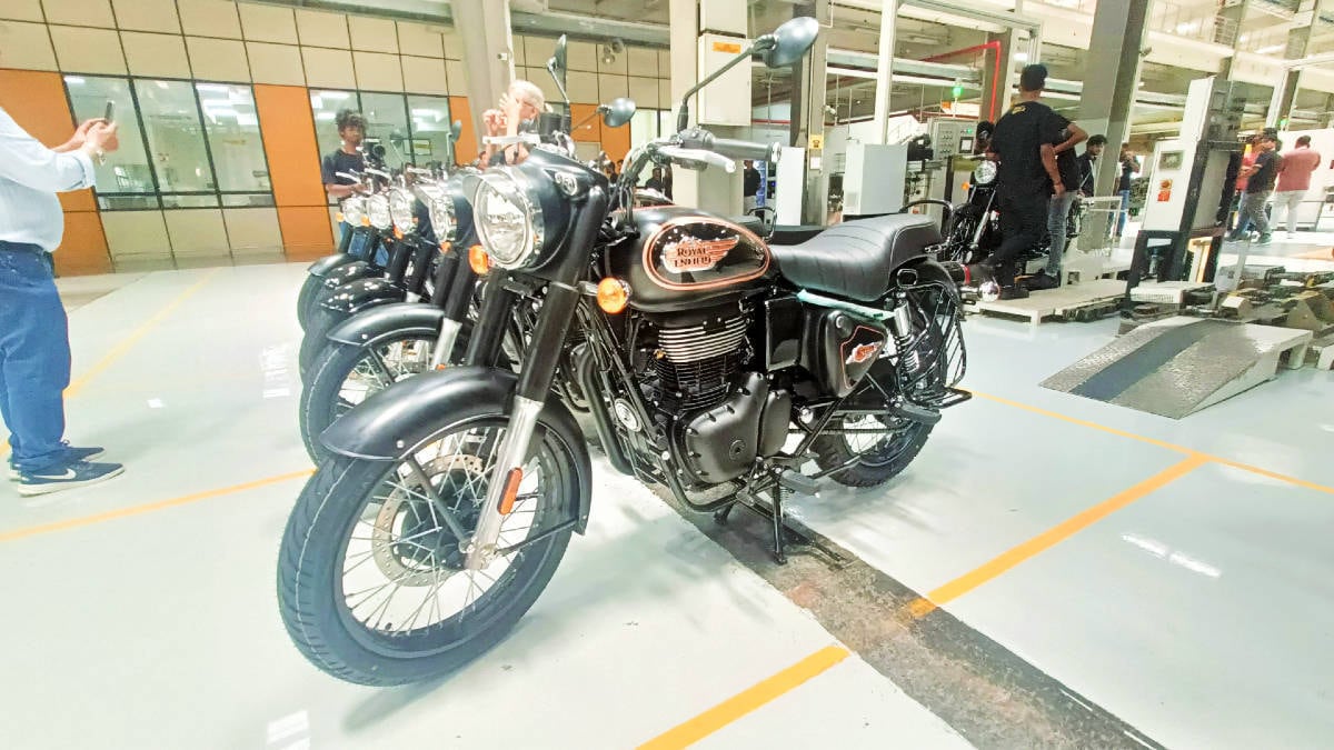 New Royal Enfield Bullet 350 launched; prices start at Rs 1.74 lakh ...