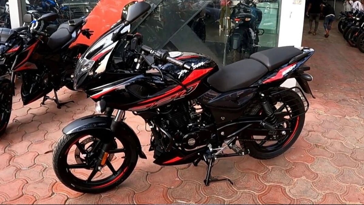 2024 Bajaj Pulsar 220F spotted with digital display - Overdrive