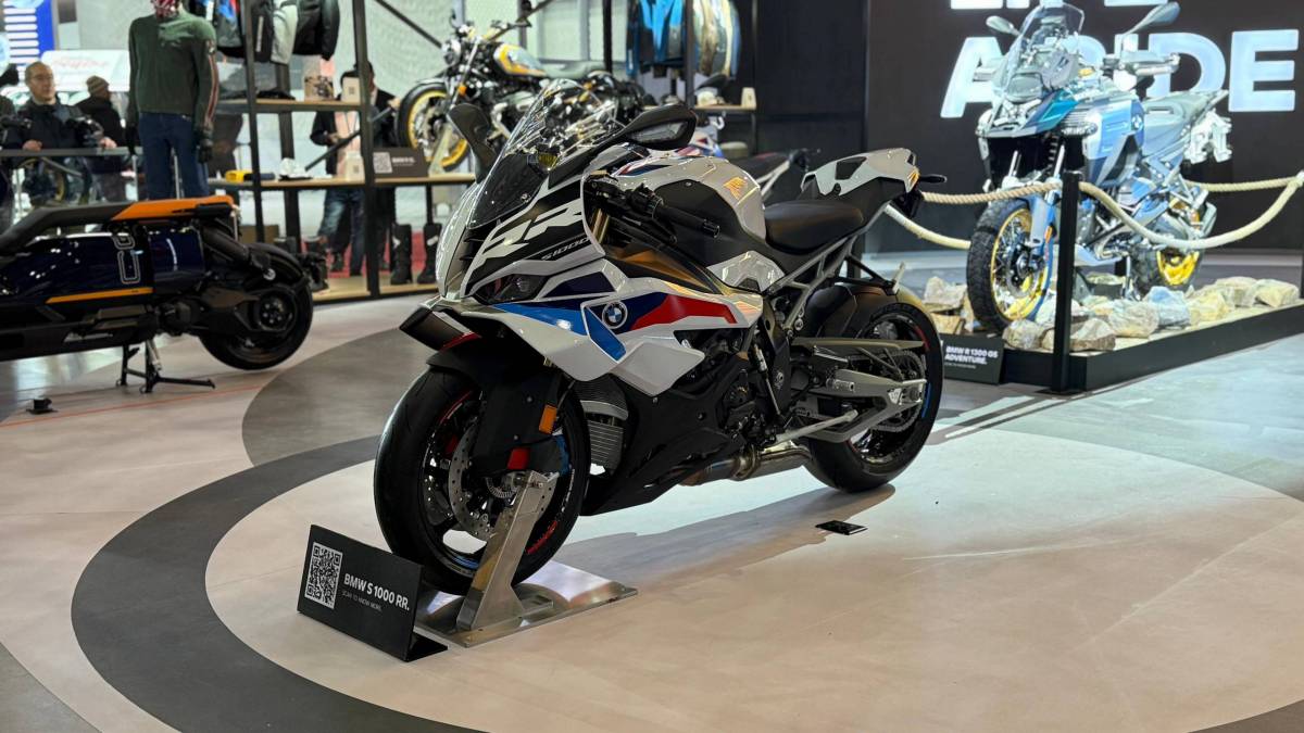 2025 BMW S1000RR launched for Rs 21.20 lakh at Auto Expo 2025 - Overdrive